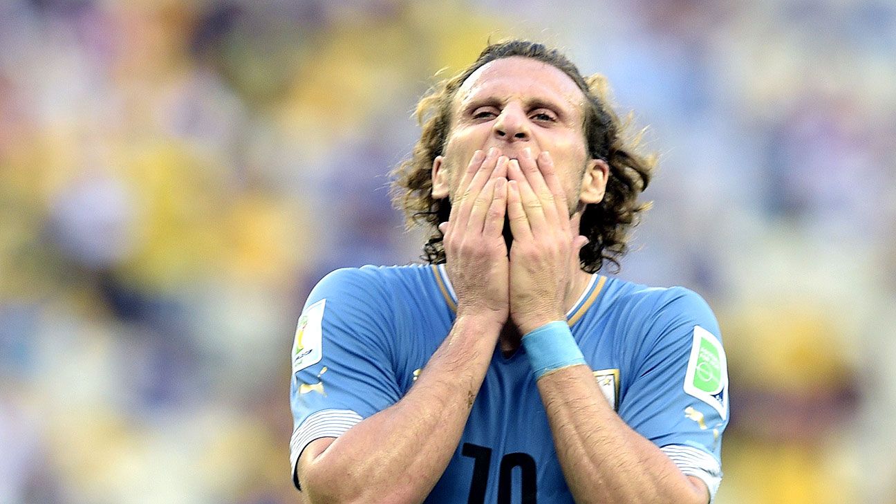 Uruguay star Diego Forlan calls time on international career - ESPN