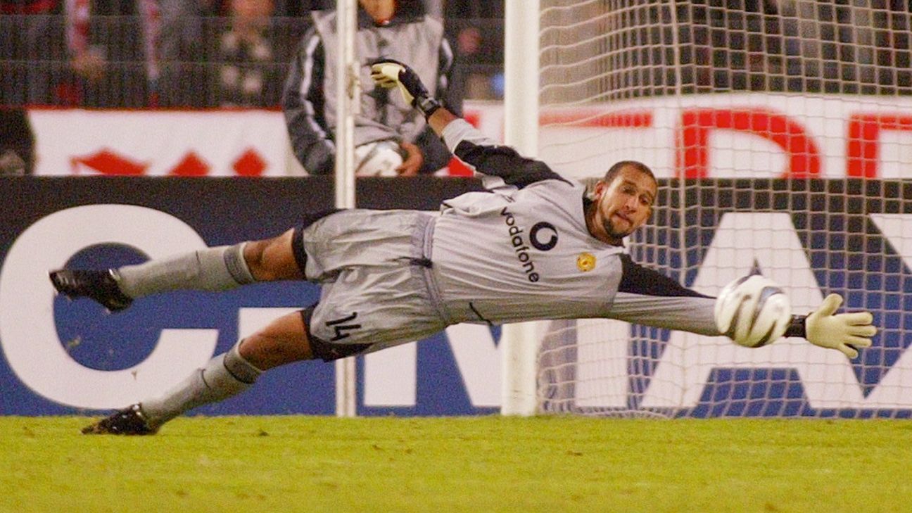 Tim Howard book claims Brad Friedel tried to block Manchester United ...