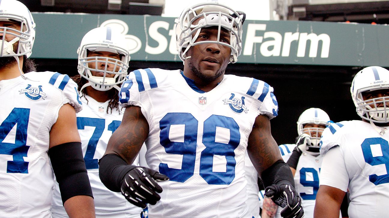 Colts' Robert Mathis returns after missing 2014 with torn Achilles - ESPN