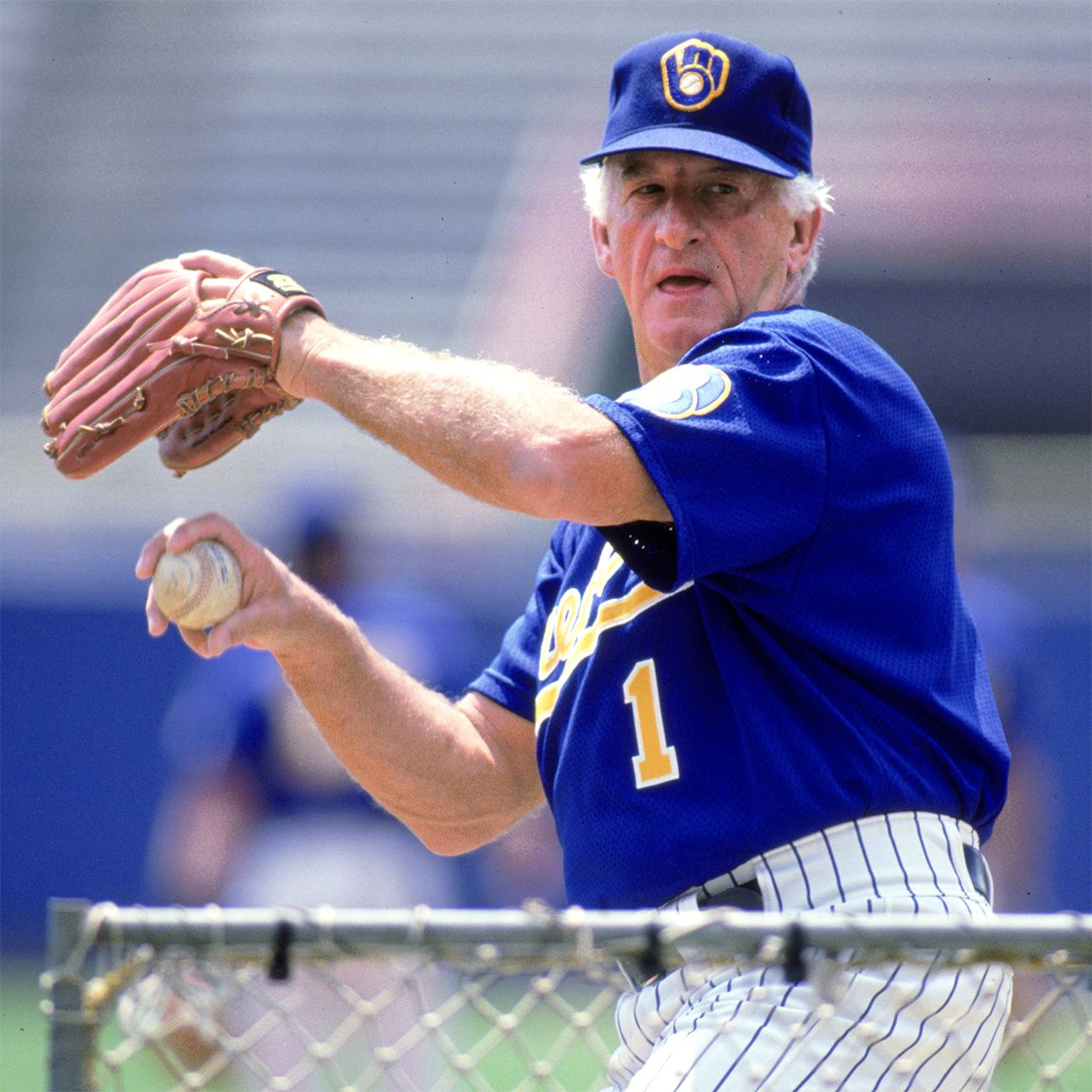 Bob Uecker to return to Milwaukee Brewers broadcast booth after concussion