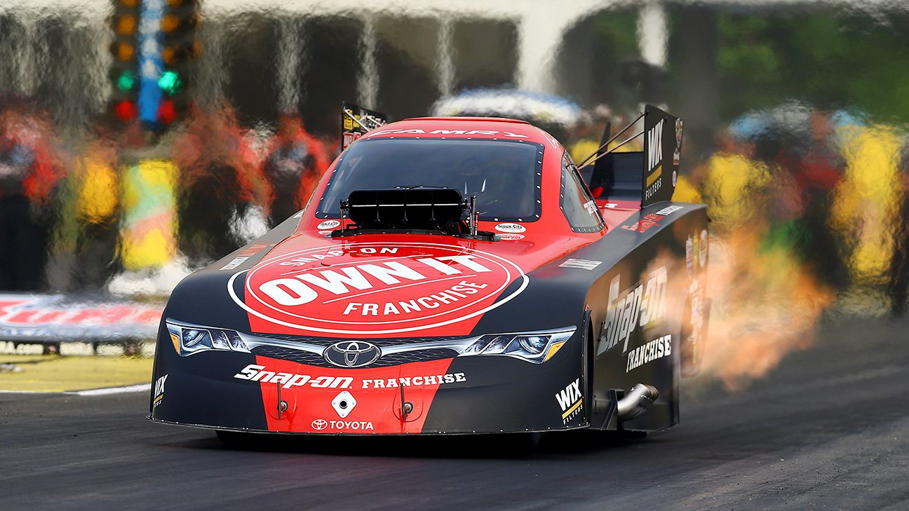Cruz Pedregon tops Funny Car qualifying at Atlanta - ESPN