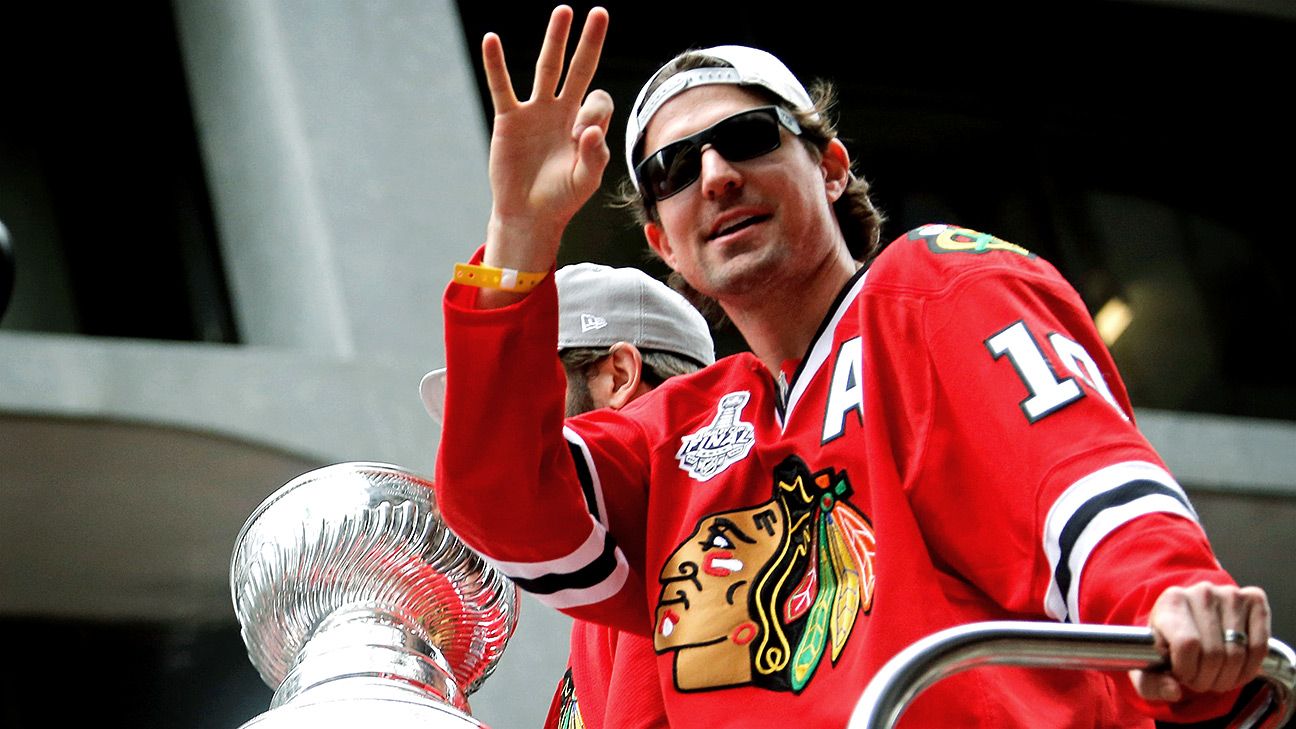 Patrick Sharp ends career where hockey life began, in Winnipeg - ESPN
