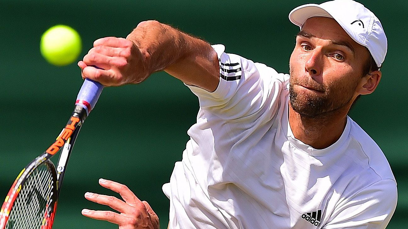 Defending champion Ivo Karlovic advances to quarterfinals in Hall of ...