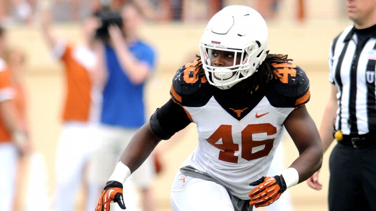 Texas Longhorns linebacker Malik Jefferson is out of the game with a ...