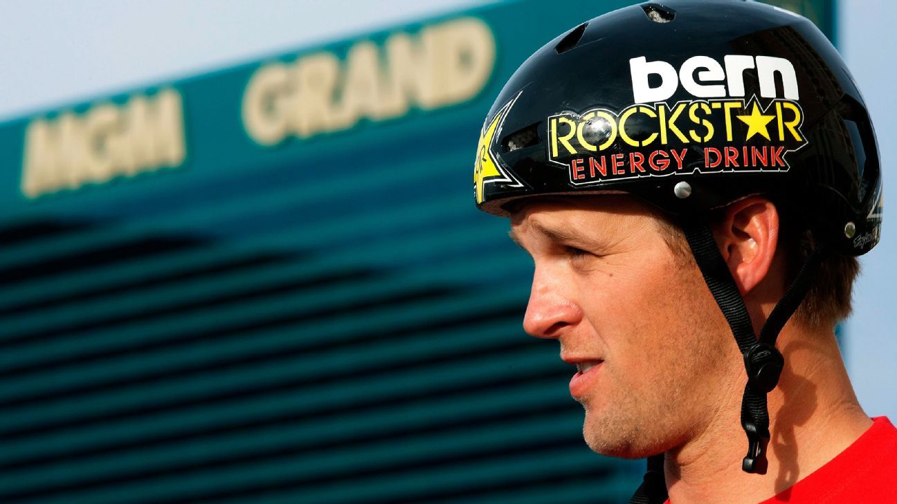 Erik Roner, of MTV's 'Nitro Circus,' dies in skydiving accident - ESPN