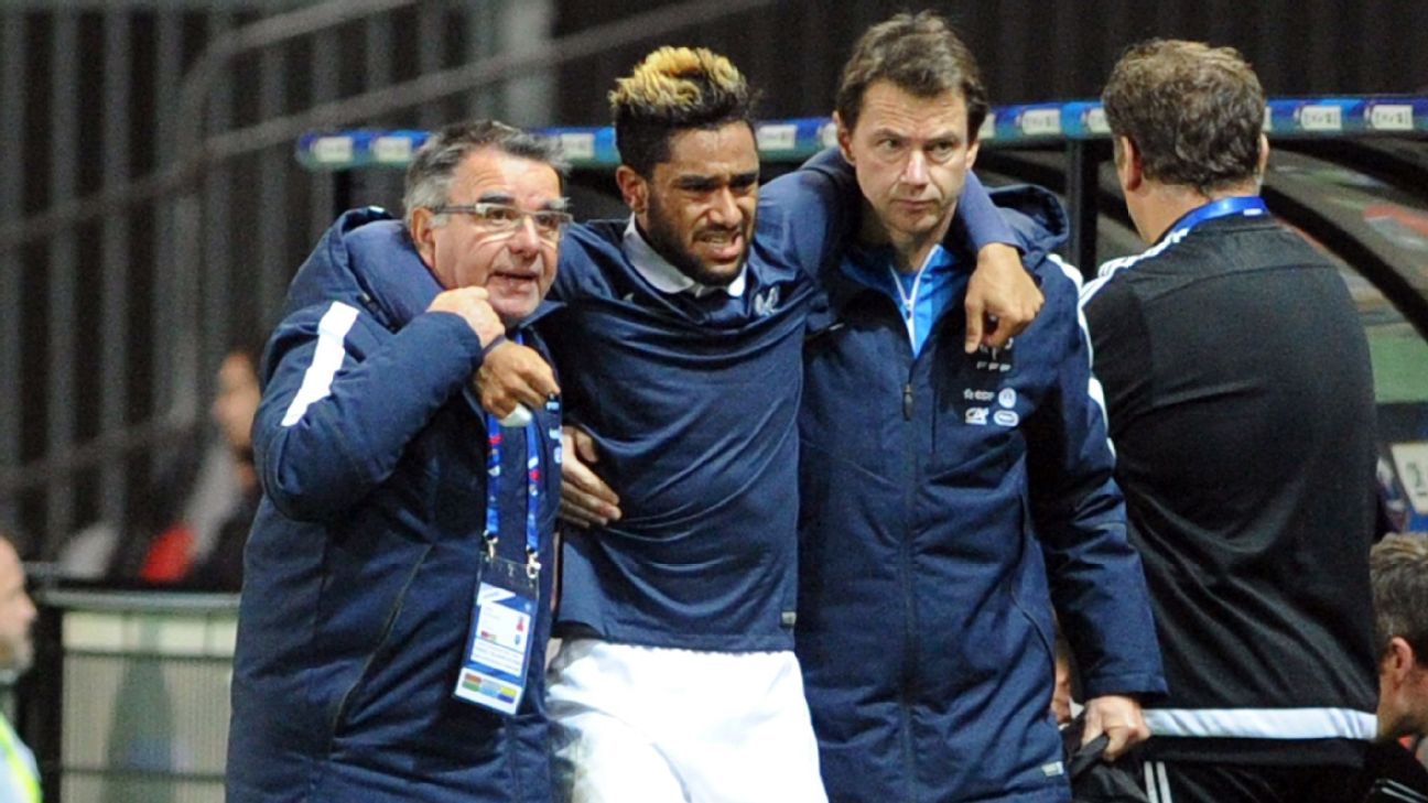 Aston Villa left-back Jordan Amavi to have scan on knee - ESPN