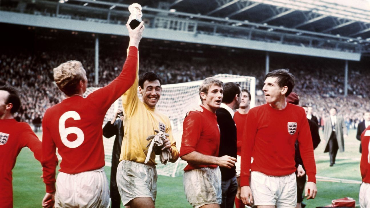 Geoff Hurst hits hat trick as England beat West Germany to win World ...