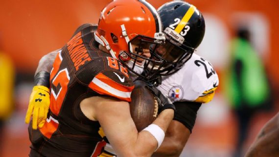 Gary Barnidge up, entire organization down in Browns' 2015 season