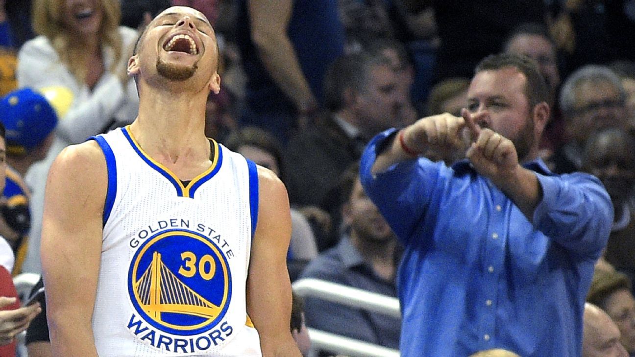 Stephen Curry sets record with 3-pointer in 128th straight game - ESPN