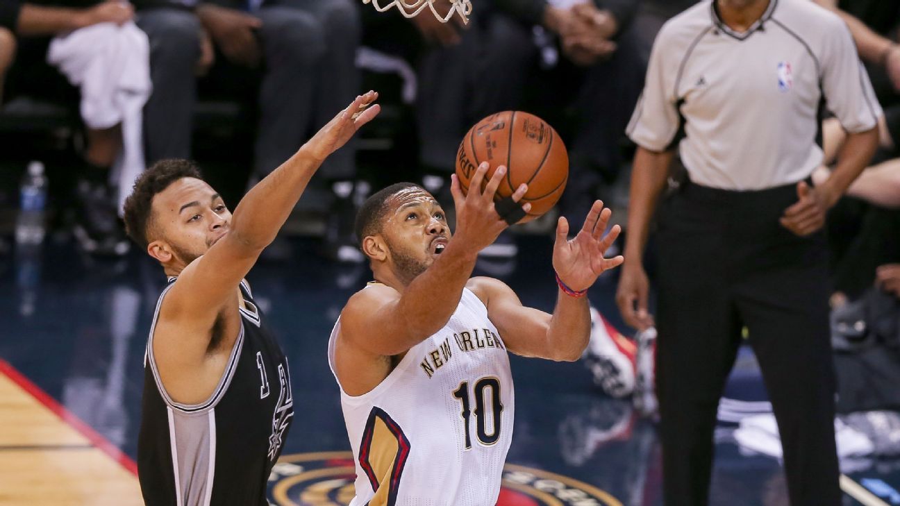 Eric Gordon out after refracturing surgically repaired ring finger - ESPN