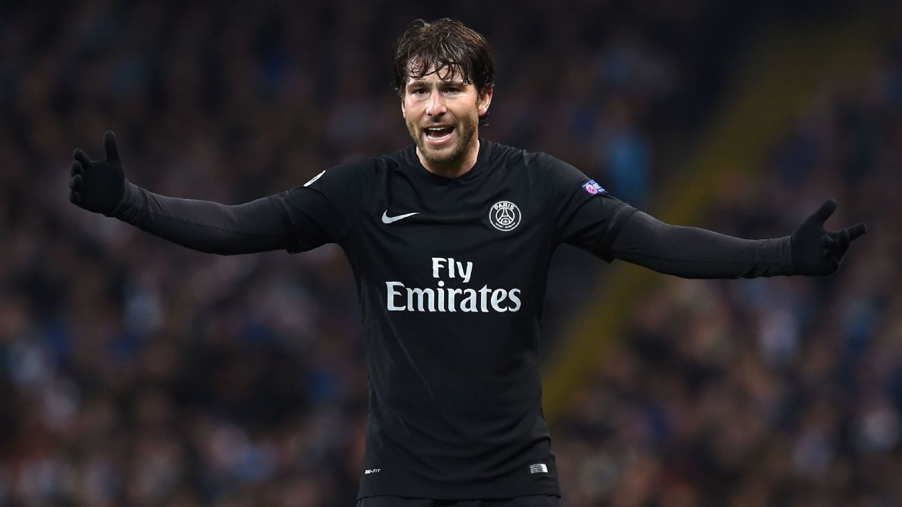Paris Saint Germain defender Maxwell signs new one year contract - ESPN