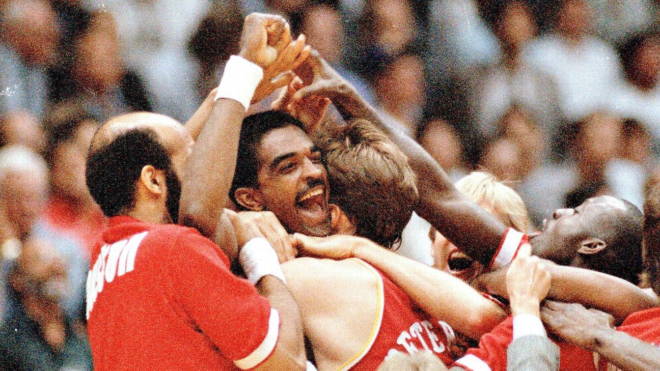 #NBArank Best Playoff Vines: Ralph Sampson's wild game-winner - ESPN