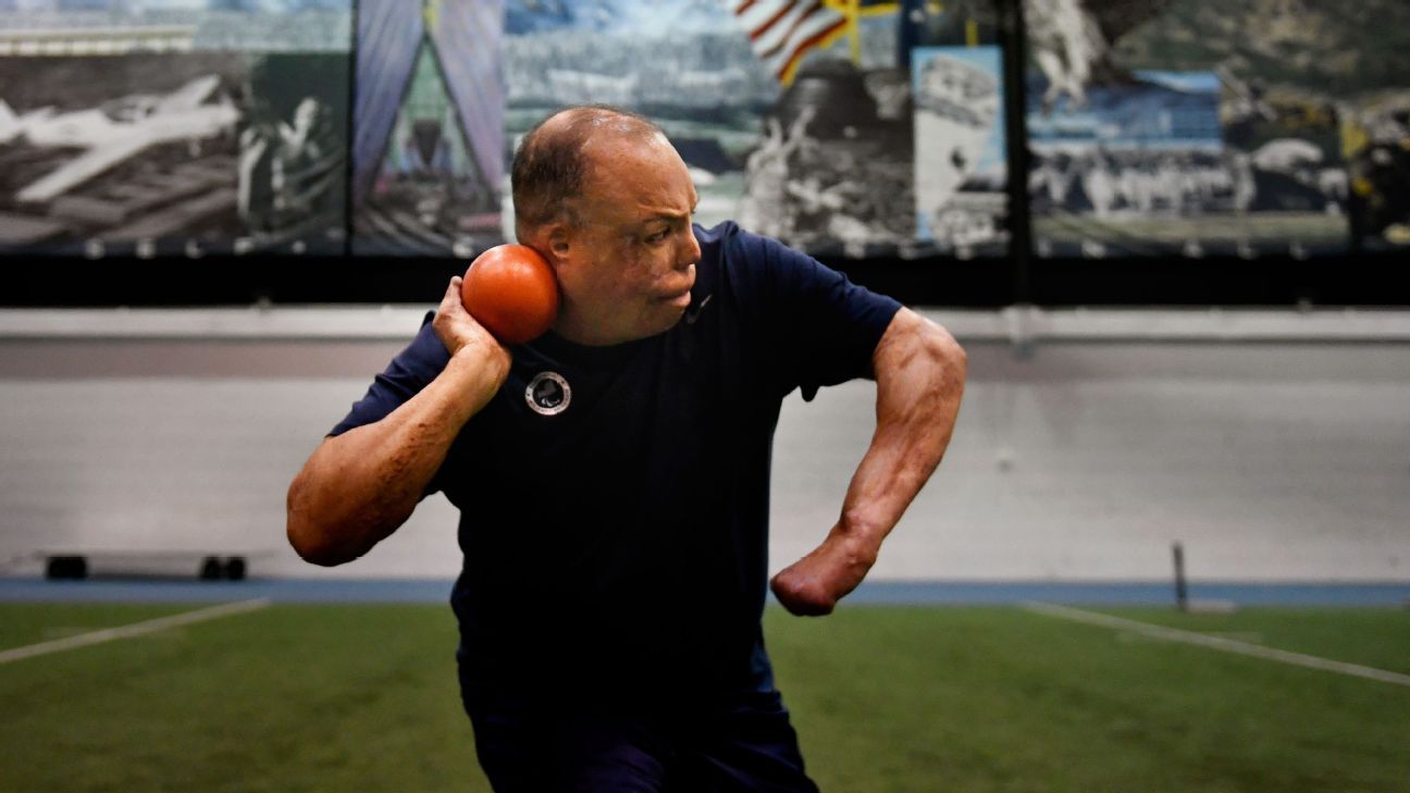 Israel Del Toro wins Pat Tillman Award for Service - ESPN