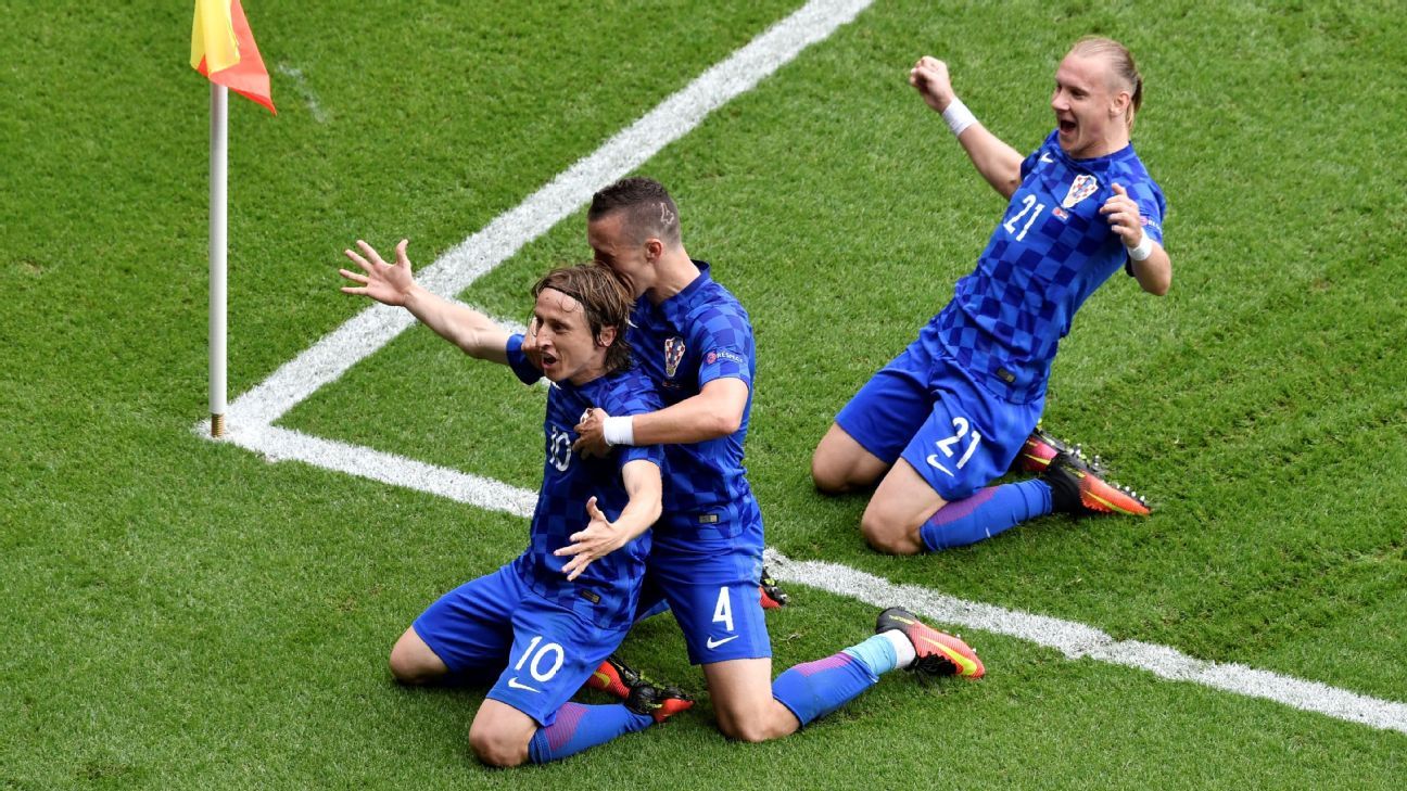 Croatia charged by UEFA following pitch invasion during Turkey win - ESPN