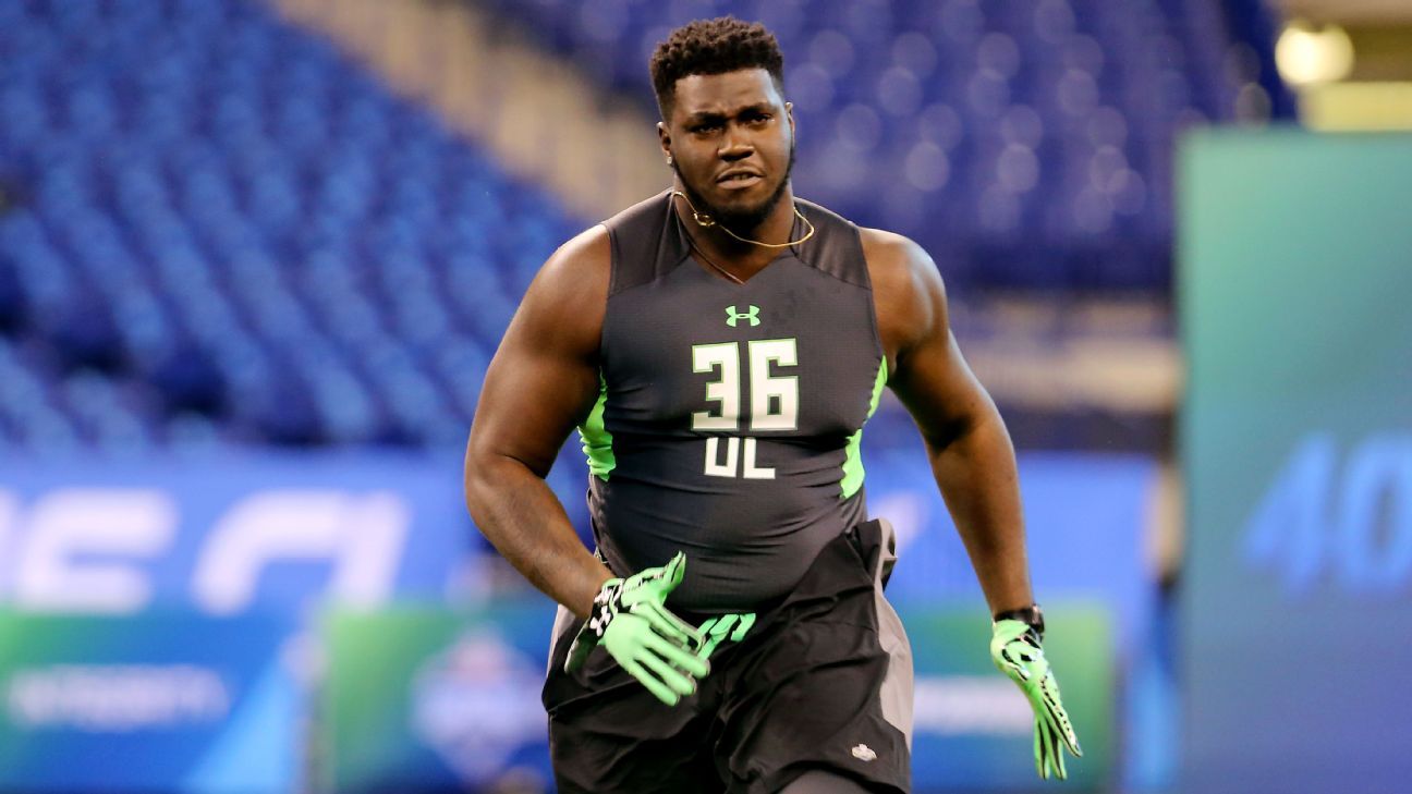 Dominique Robertson of Tampa Bay Buccaneers files complaint against ...