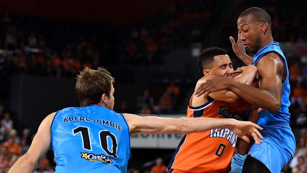 Cairns Taipans hold off NZ Breakers after second half lapse - ESPN