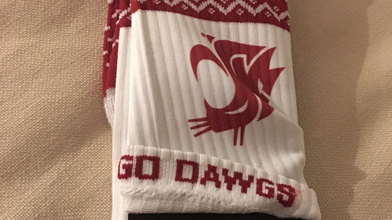 Washington State socks recalled after 'Go Dawgs' printed inside - ESPN