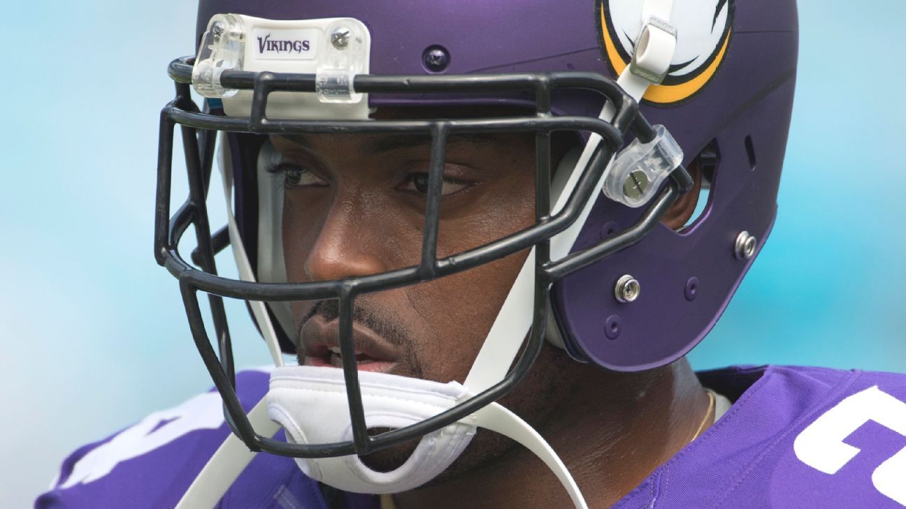 Captain Munnerlyn returns to Carolina Panthers, where he played 5 seasons