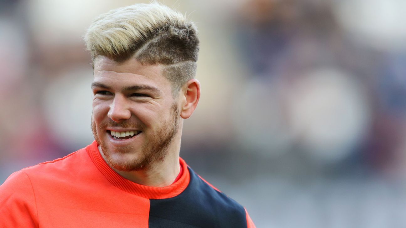 Liverpool defender Alberto Moreno scores stunning scorpion kick - ESPN