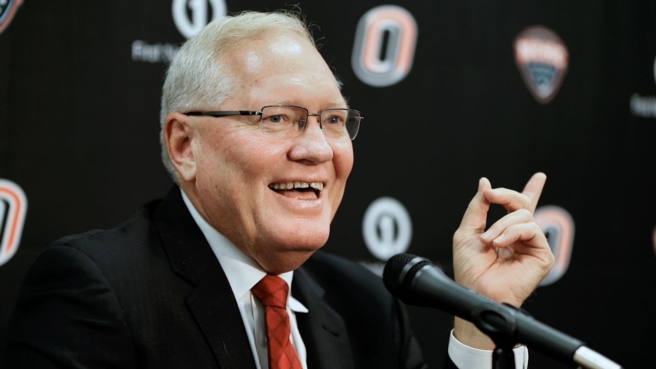 Dean Blais, who led Omaha Mavericks to '15 Frozen Four, steps down as ...