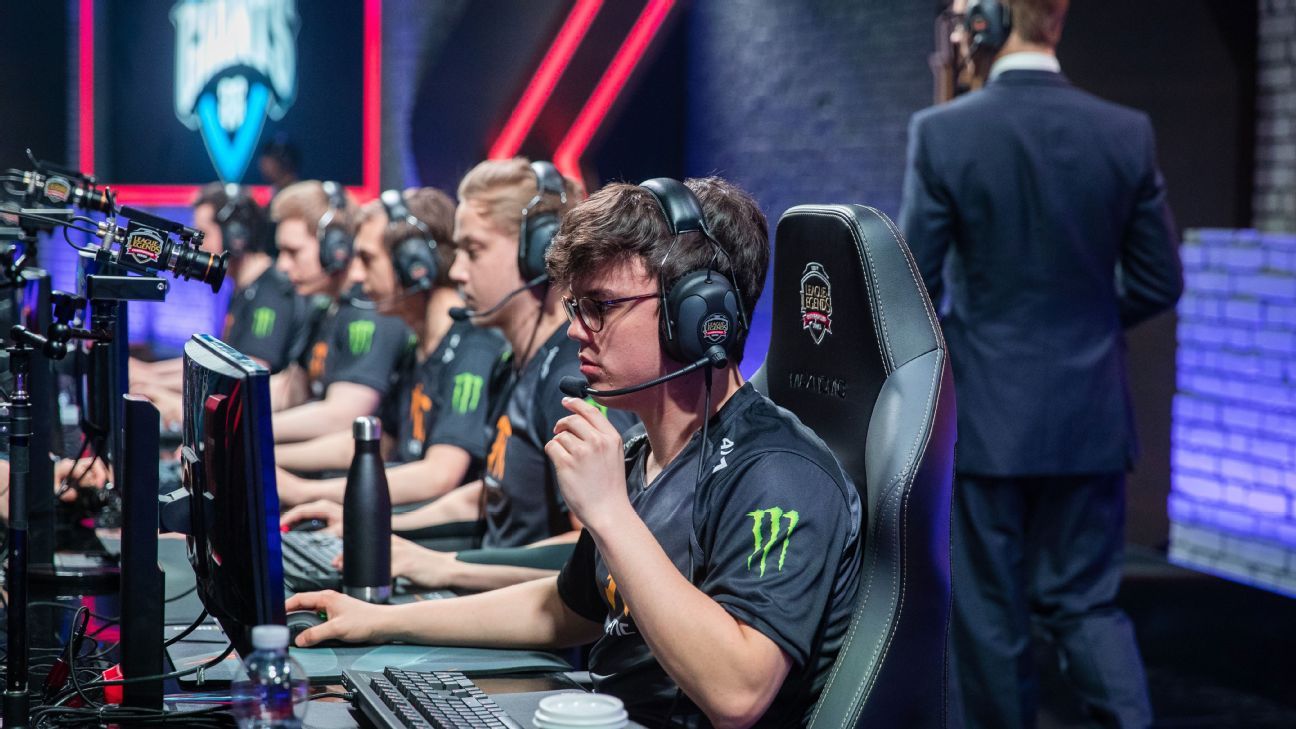 European League of Legends Championship Series, Week 9, Day 3 - Fnatic ...