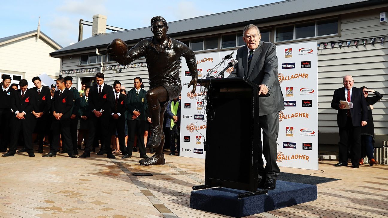 'Welcome to Meadsville' - New Zealand honours All Black great Sir Colin ...