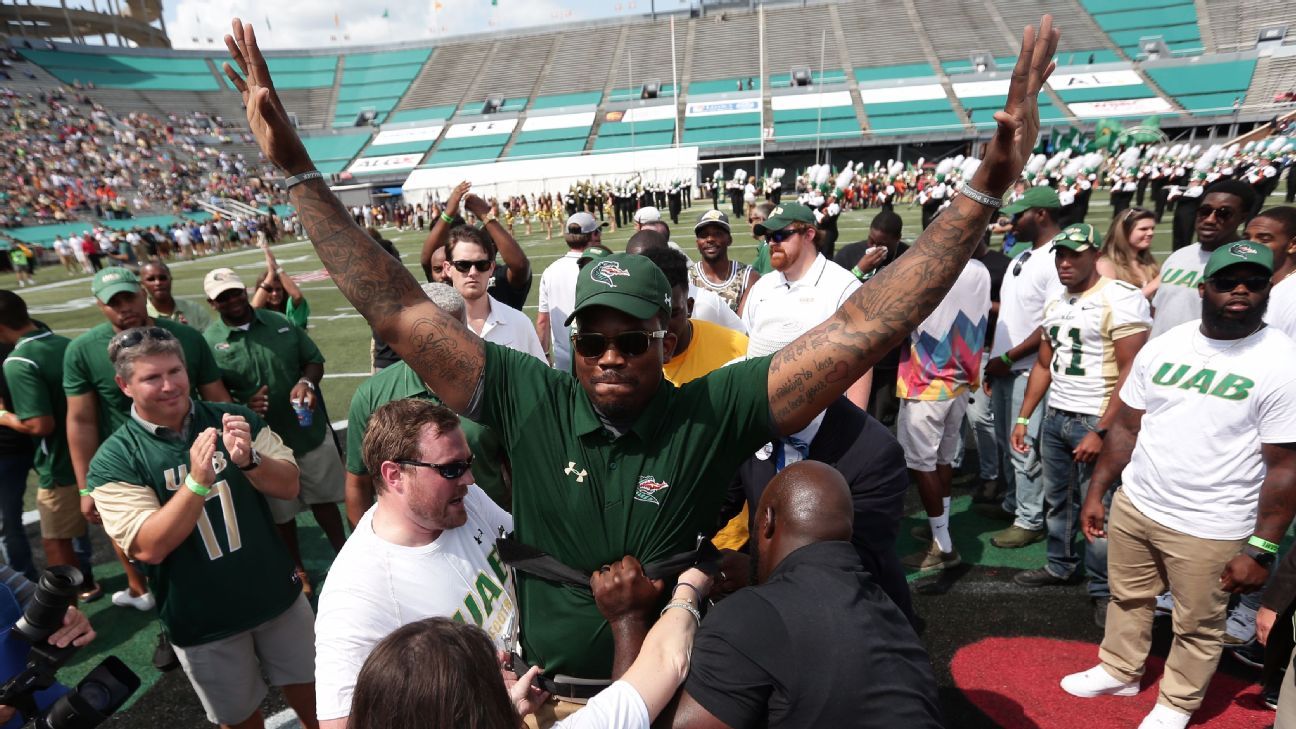 Tim Alexander keeps his promise to UAB football, and to himself - ESPN