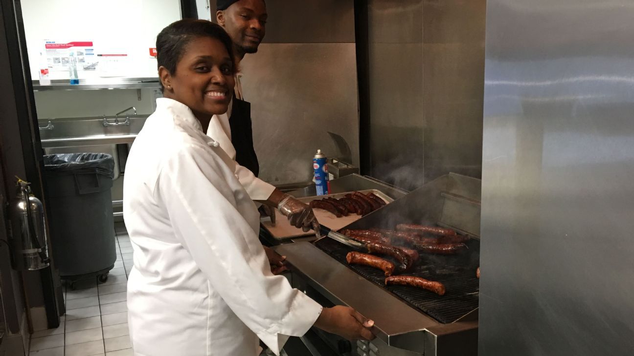 How Chef Geji makes sure Minnesota Vikings won't go hungry in London - ESPN