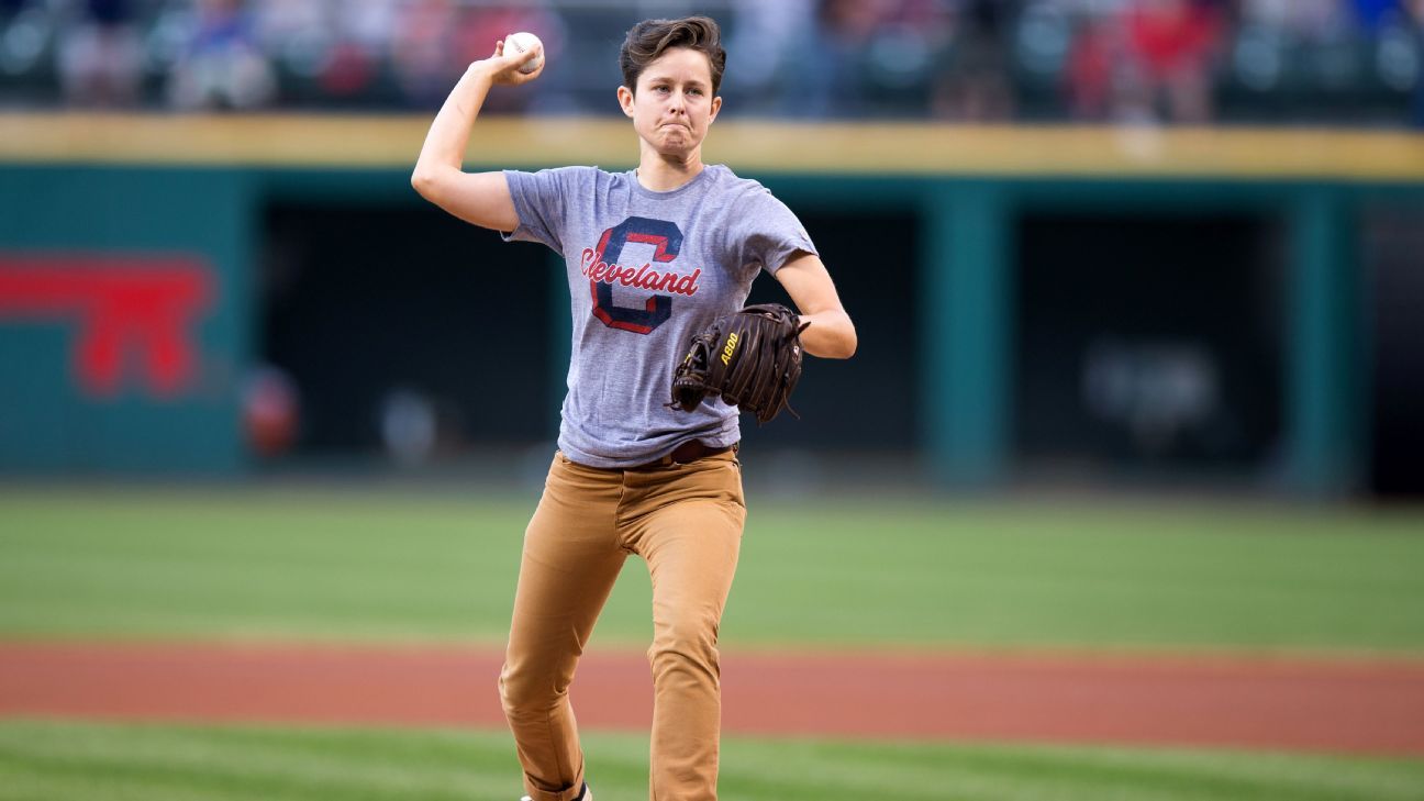 Comedian Rhea Butcher on their new podcast, fandom and falling in love ...