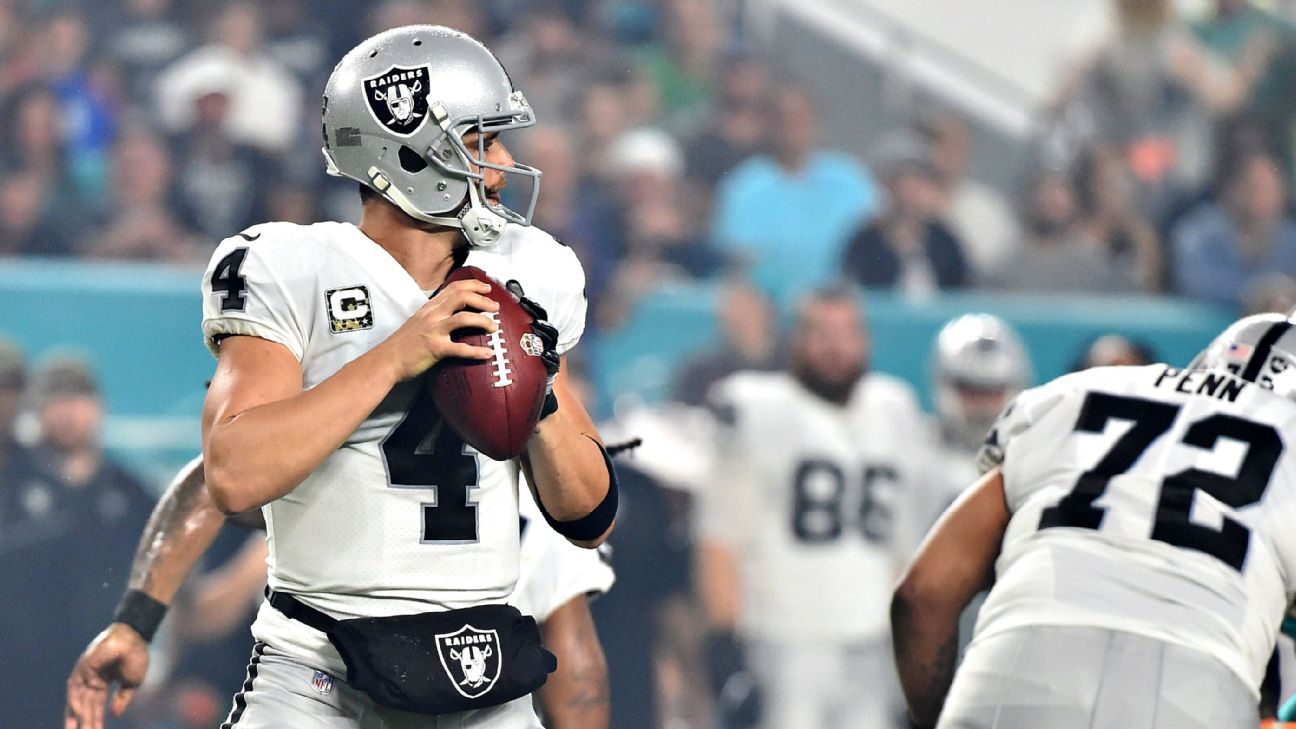 Derek Carr rides his arm, Marshawn Lynch's legs to renewed relevance ...