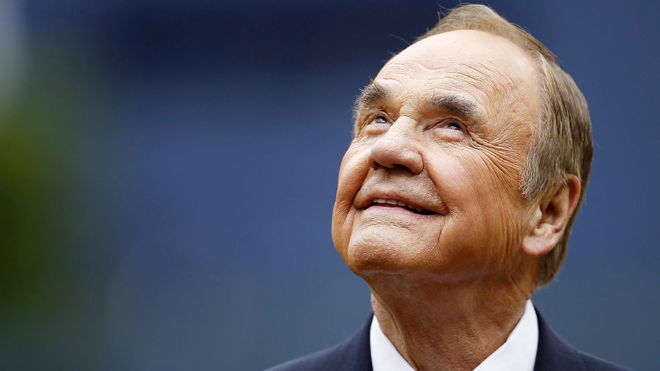 Dick Enberg remembered for long career and 'Oh, my!' catchphrase - ESPN