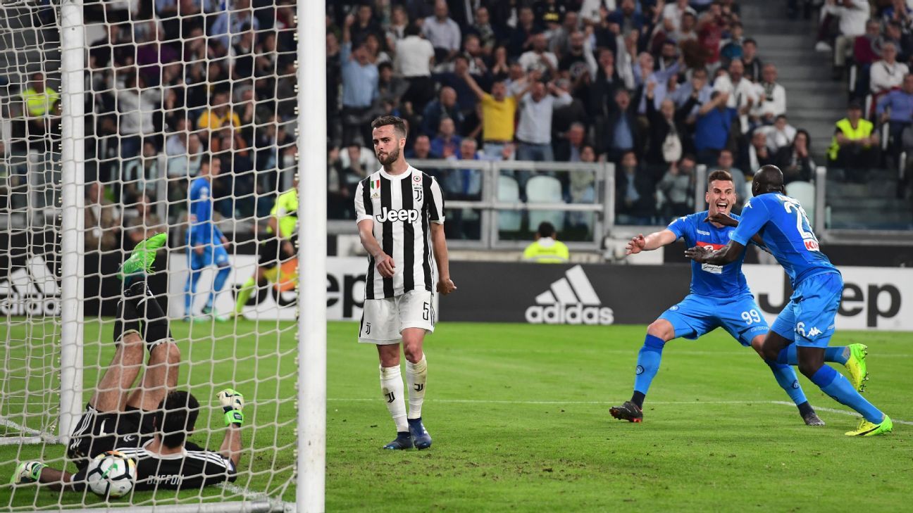 Juventus fans descend on training ground with message of support for ...