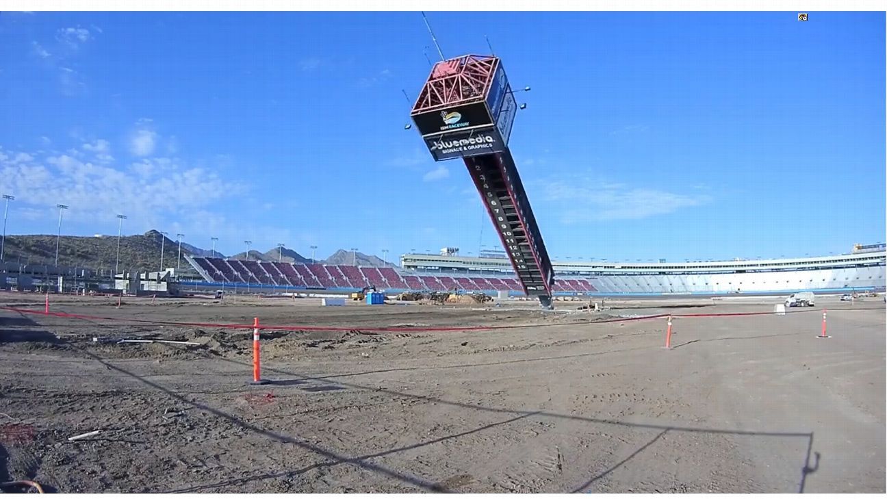 Scoring tower at ISM Raceway goes down