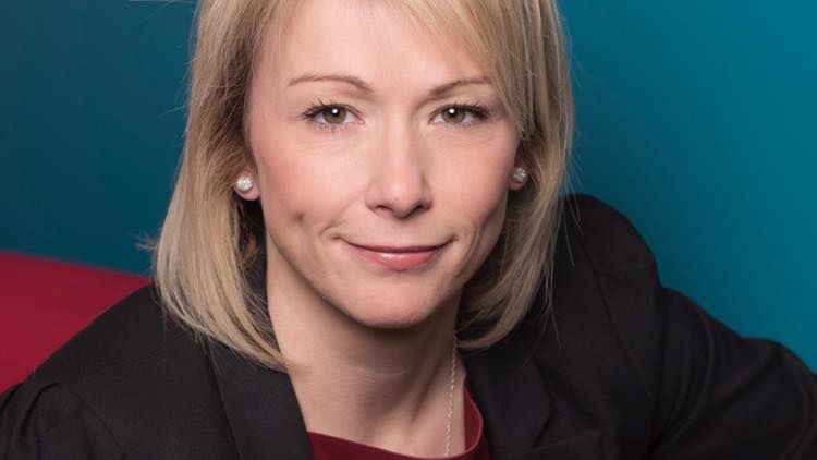 Manchester United está prestes a anunciar Collette Roche como 1ª mulher ...