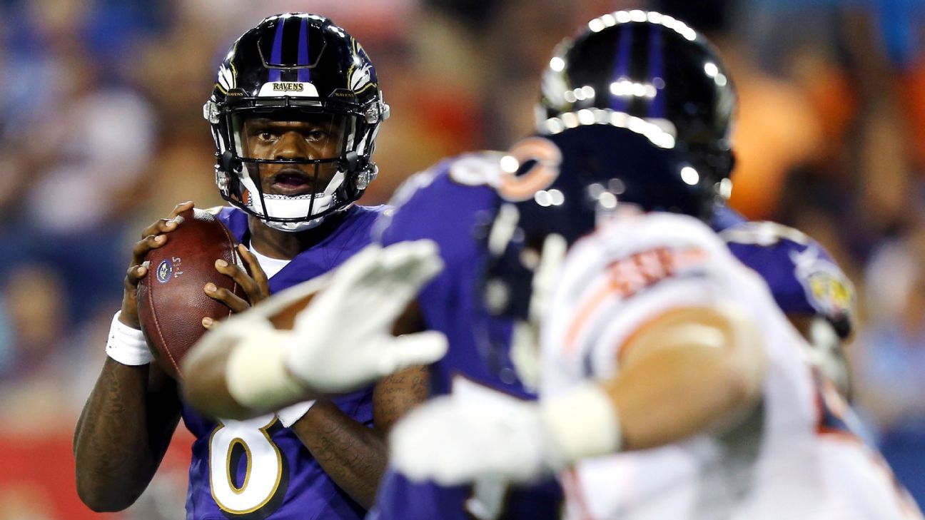 NFL Hall of Fame | Four Quarters with Mike Vamosi