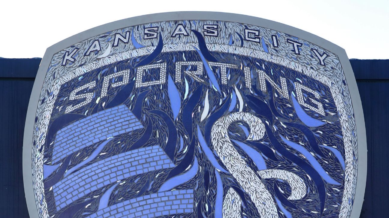 Sporting Kansas City signs 18-year-old cancer patient Kalen Ricketson ...