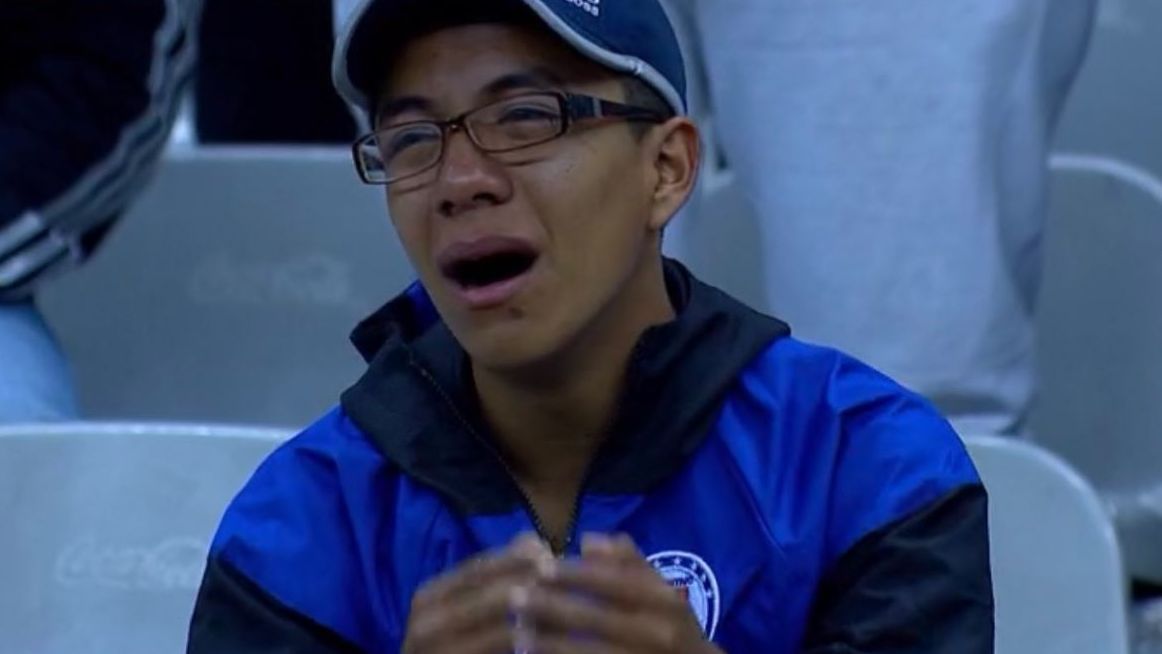Aficionado cruzazulino se hace viral tras derrota - ESPN