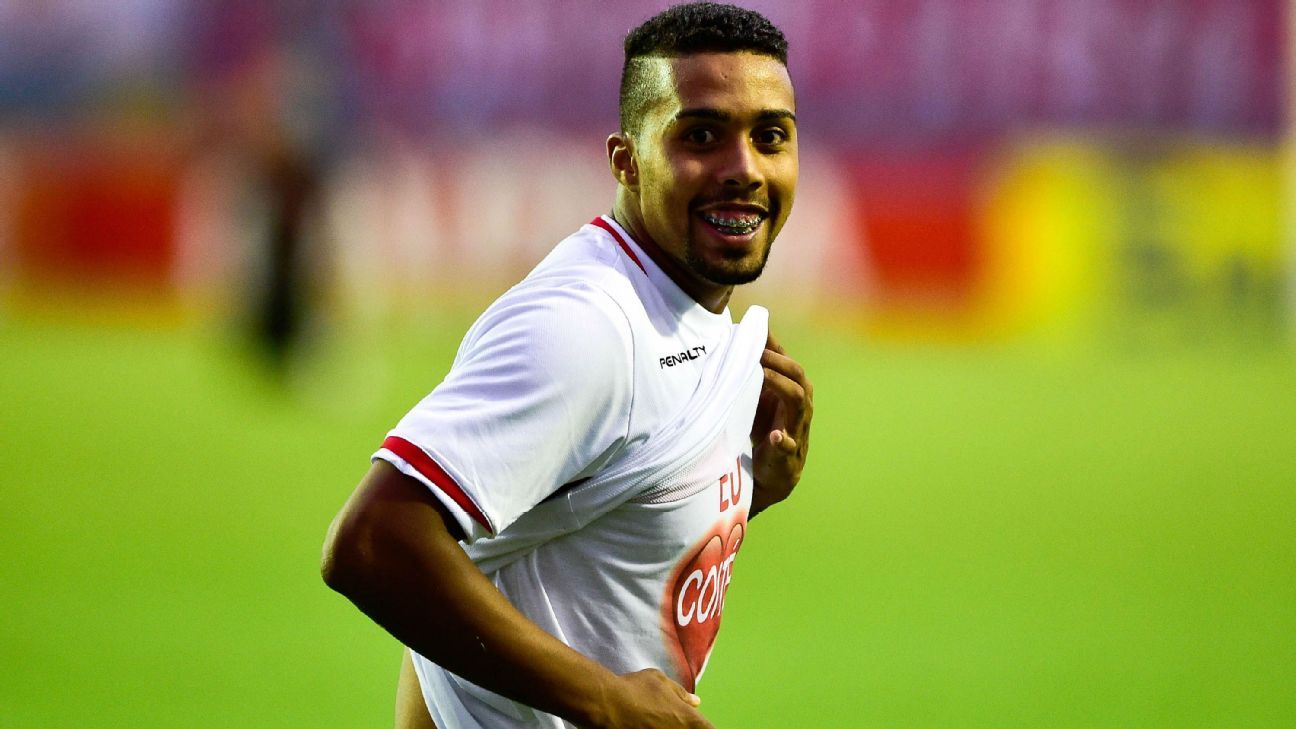 São Paulo: Inácio foi vendido ao Porto em negócio de Maicon; hoje ...