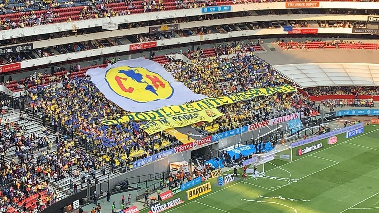 Grupos de afición del América presumen trofeo de Copa MX - ESPN