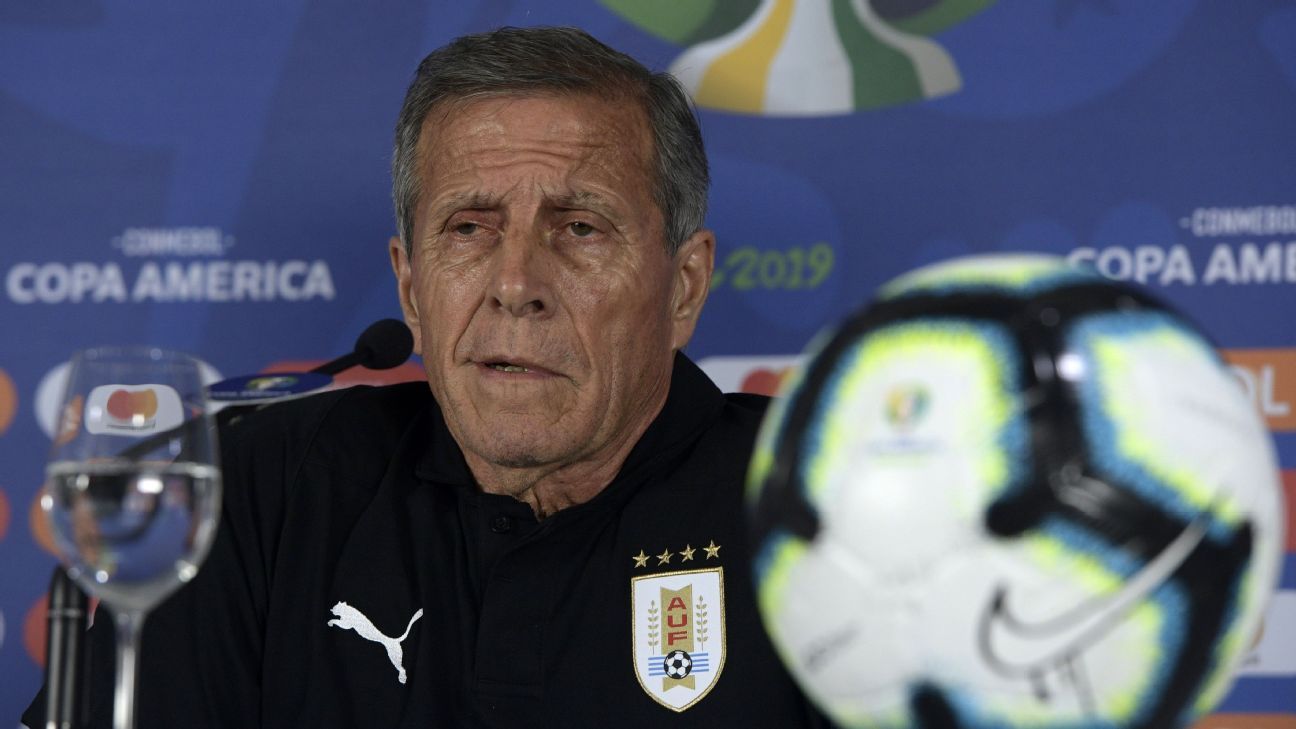 Óscar Tabárez 'ensina' em coletiva: 'A cabeça é mais importante que ...