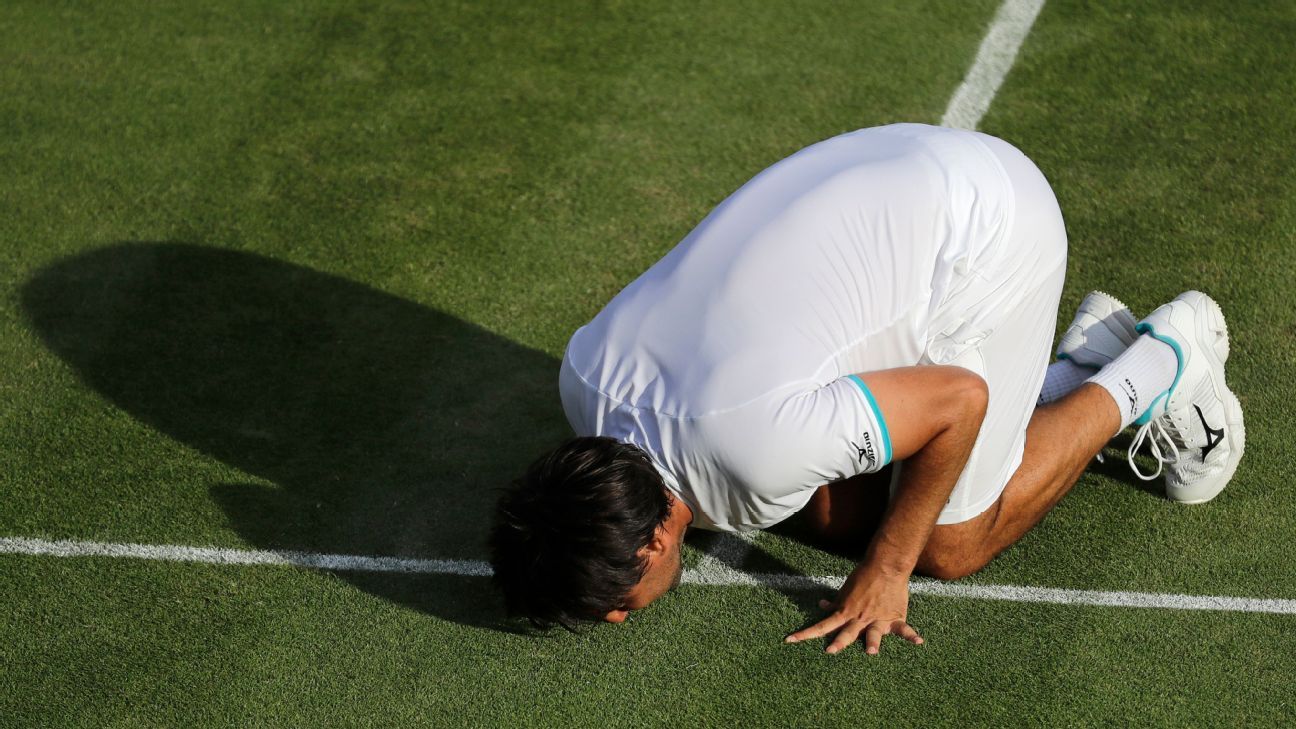 Retiring Baghdatis kisses sport goodbye after loss - ESPN