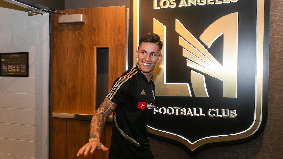 Presentan a Brian Rodríguez ante afición de LAFC - ESPN