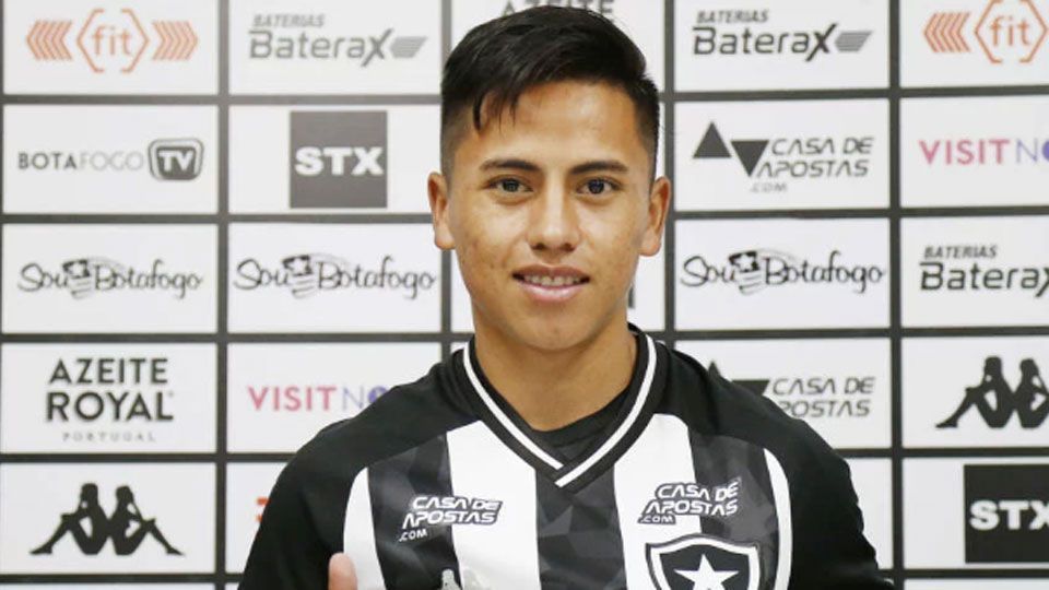 Lecaros é apresentado como reforço do Botafogo - ESPN