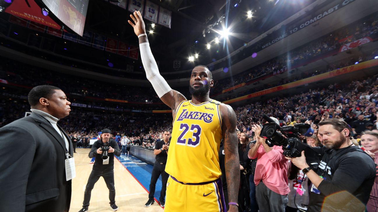 Kobe Bryant and Magic Johnson celebrate LeBron James' new place on the ...