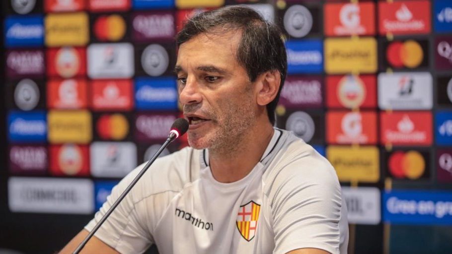 ¿Debe seguir Fabián Bustos al frente del Barcelona? - ESPN