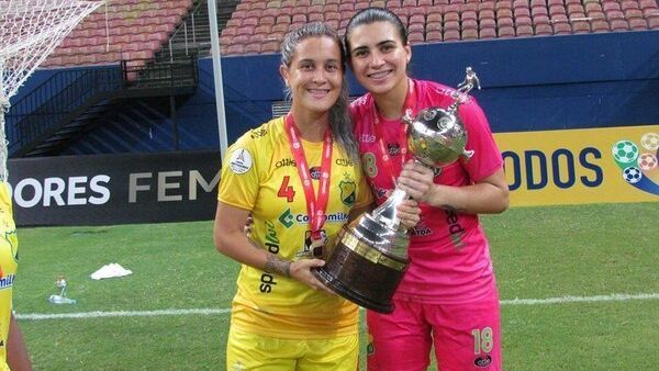 Daniela Solera: pasó de jugar descalza a quedar campeona de Copa ...
