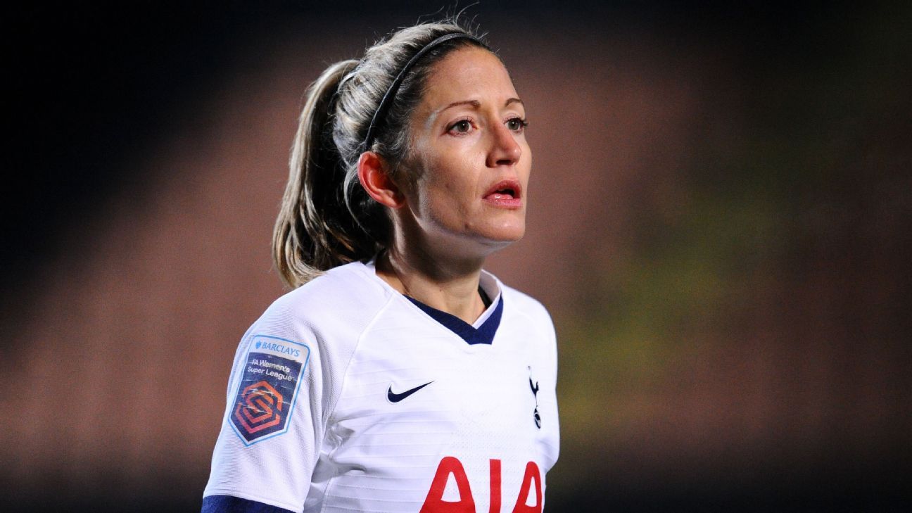 Aos 35, Schillaci assinou seu primeiro contrato como profissional; aos ...