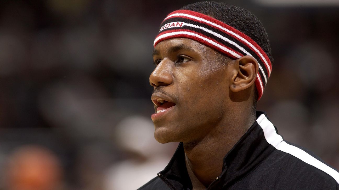NBA: Figurinha autografada por 'novato' LeBron James é leiloada por R ...