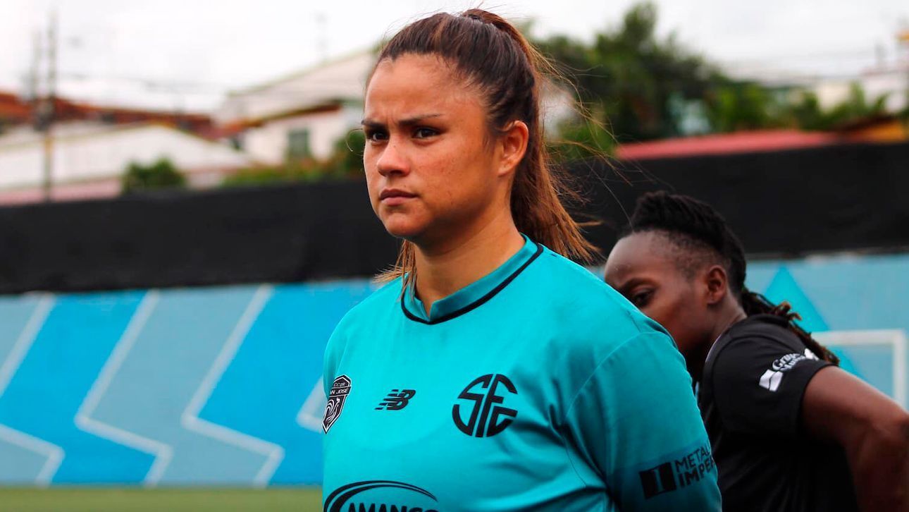 Julieth Arias: la guardameta y profesora impulsada por la sonrisa de su ...