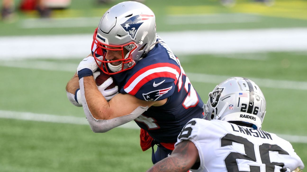Rex Burkhead's three touchdowns lead Patriots over Raiders - ESPN